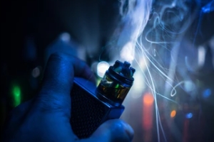 Vaping Vs. Rolling A Joint | Pure Oasis